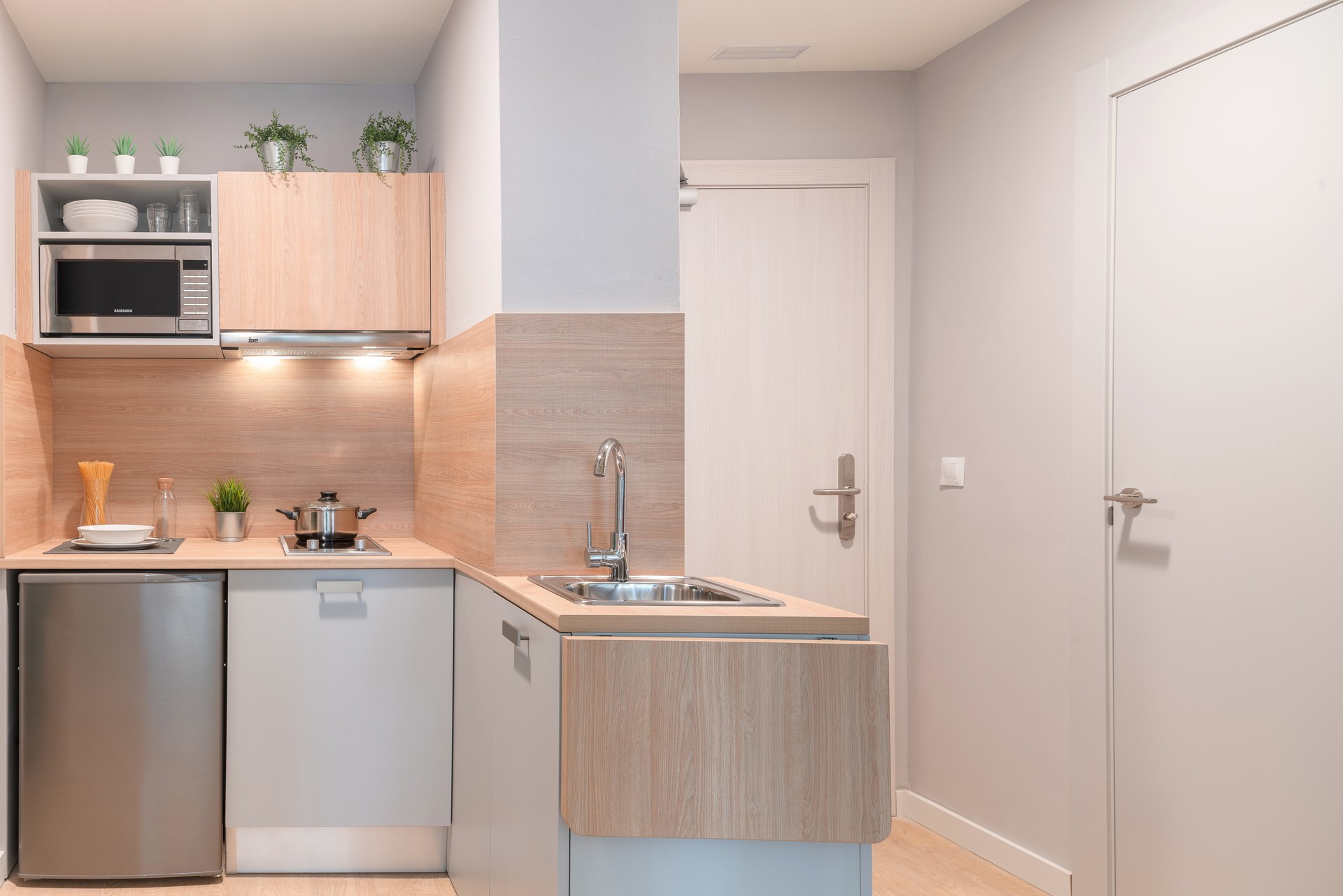 Single room with private bathroom & shared kitchen | University dorm ...