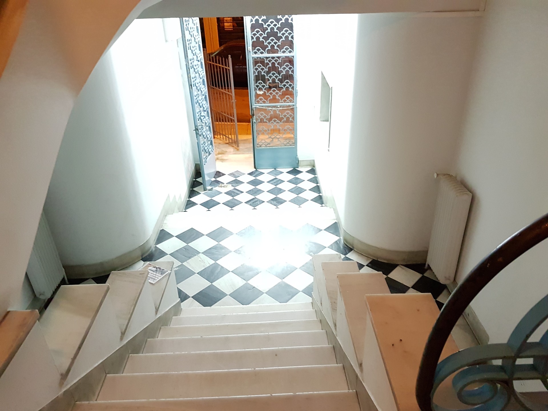Taupe Room 4 12m2 Room In A Very Central 140m2 Apartment 1min AUEB taupe-room-4-12m2-room-in-a-very-central-140m2-apartment-1min-aueb