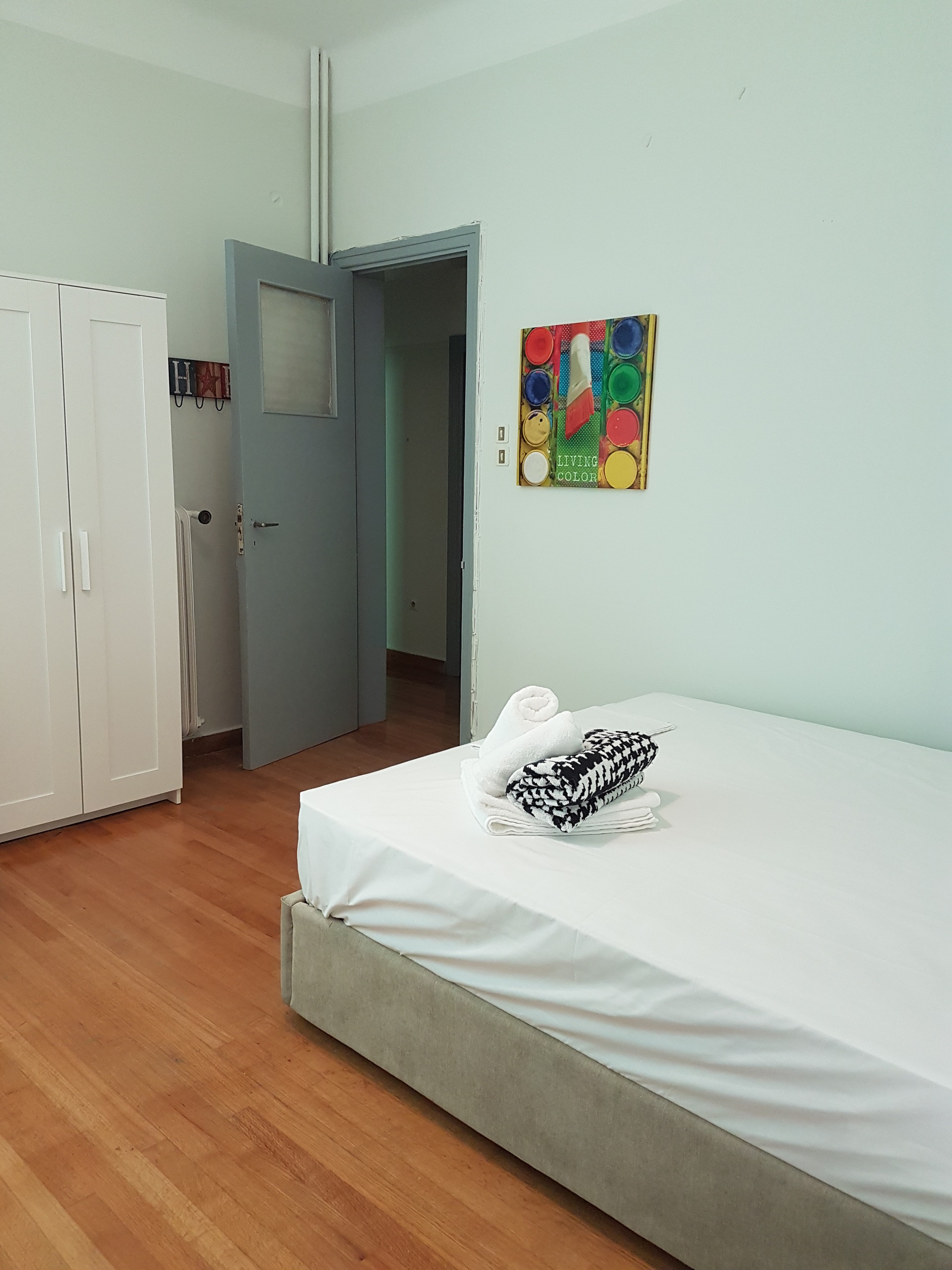 taupe-room-3-15m2-room-in-a-very-central-140m2-apartment-1min-aueb